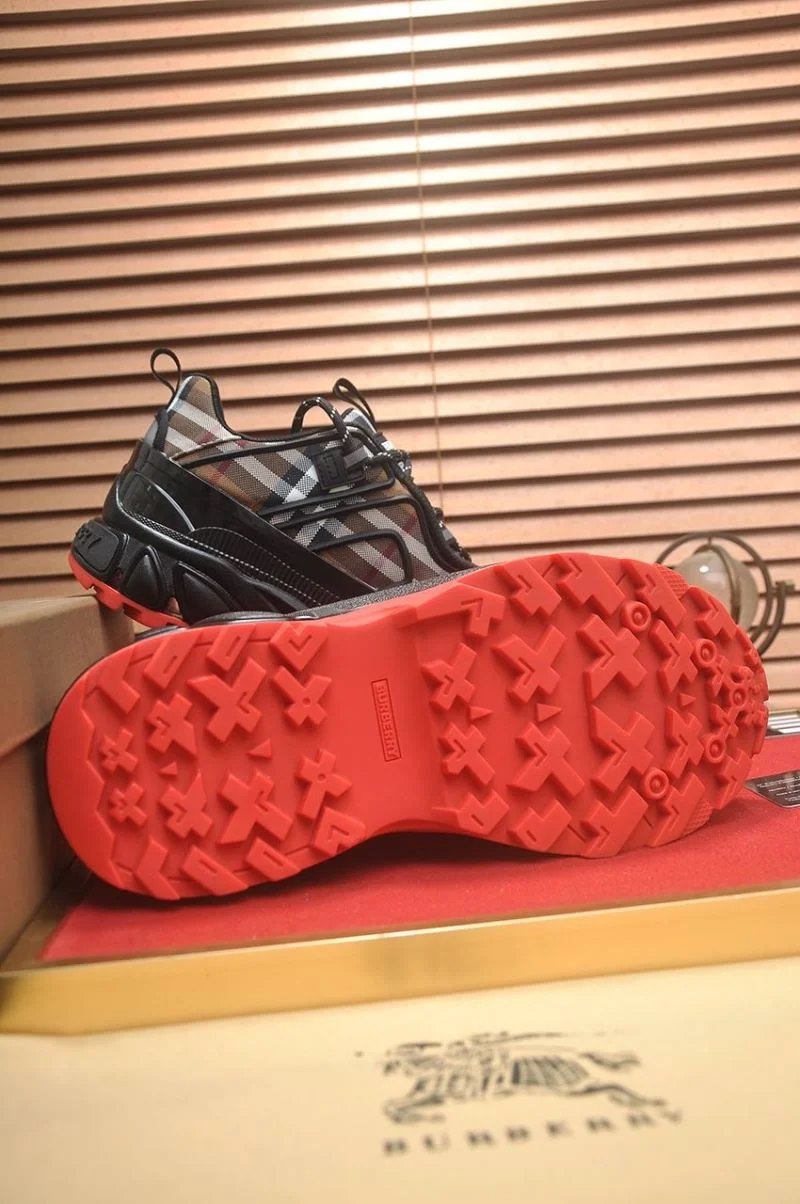 Value-priced Burberry Low Shoes