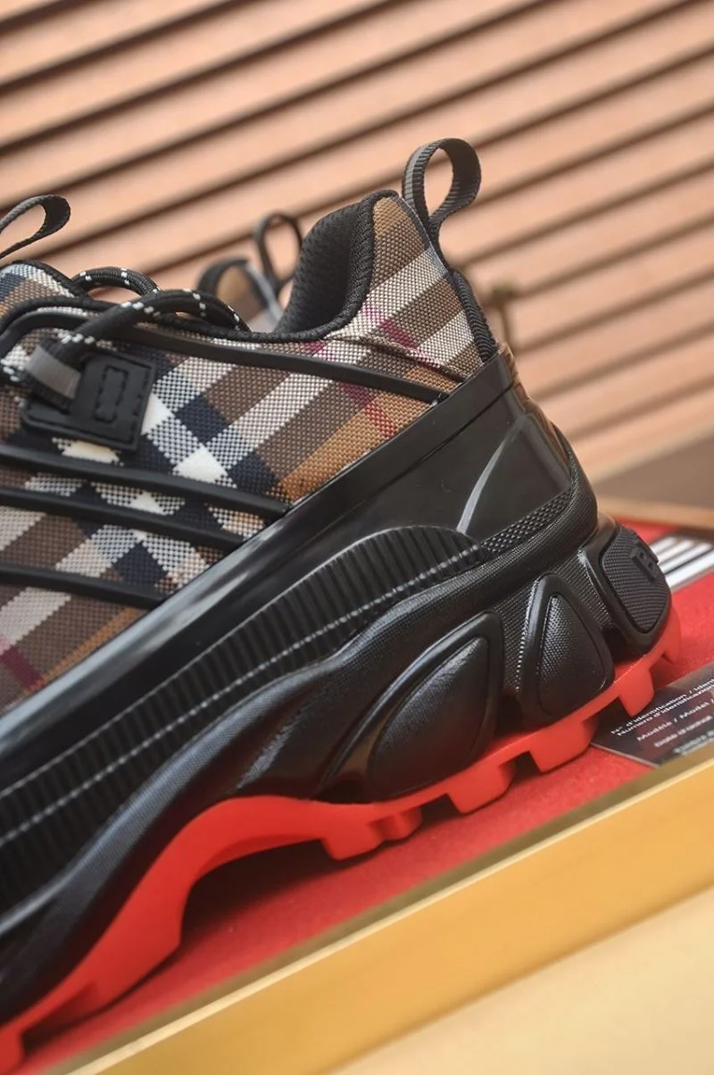 Value-priced Burberry Low Shoes