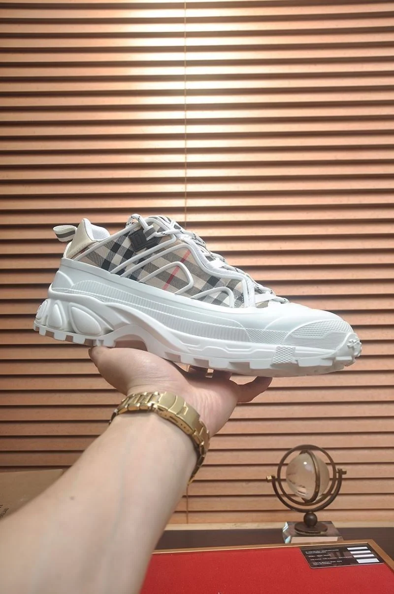 Burberry Low Shoes