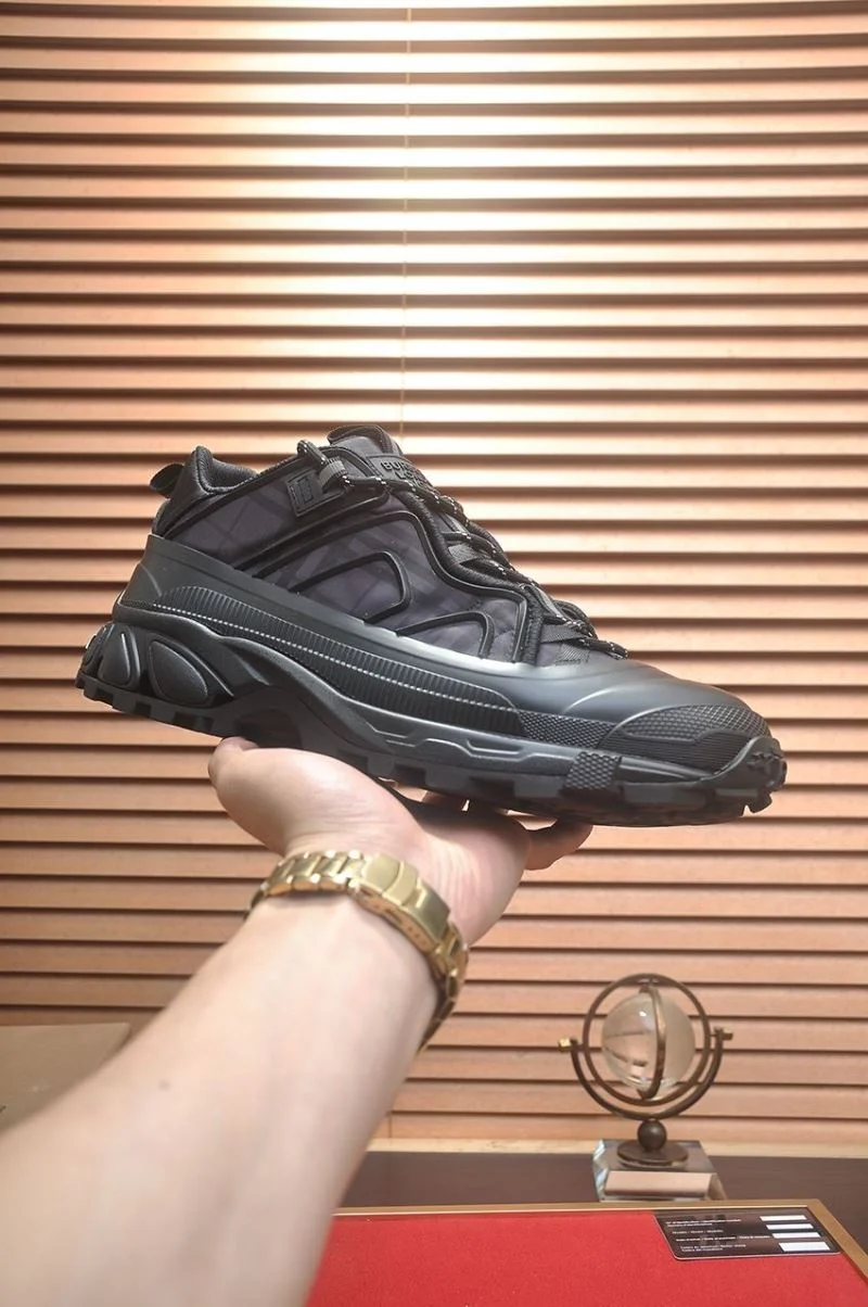 Burberry Low Shoes
