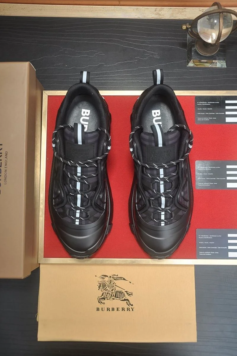 Low-cost Burberry Low Shoes