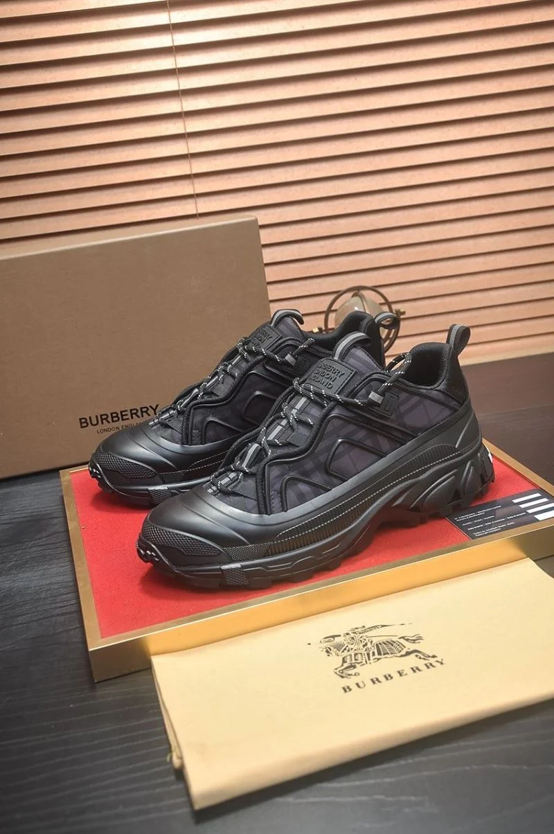 Low-cost Burberry Low Shoes