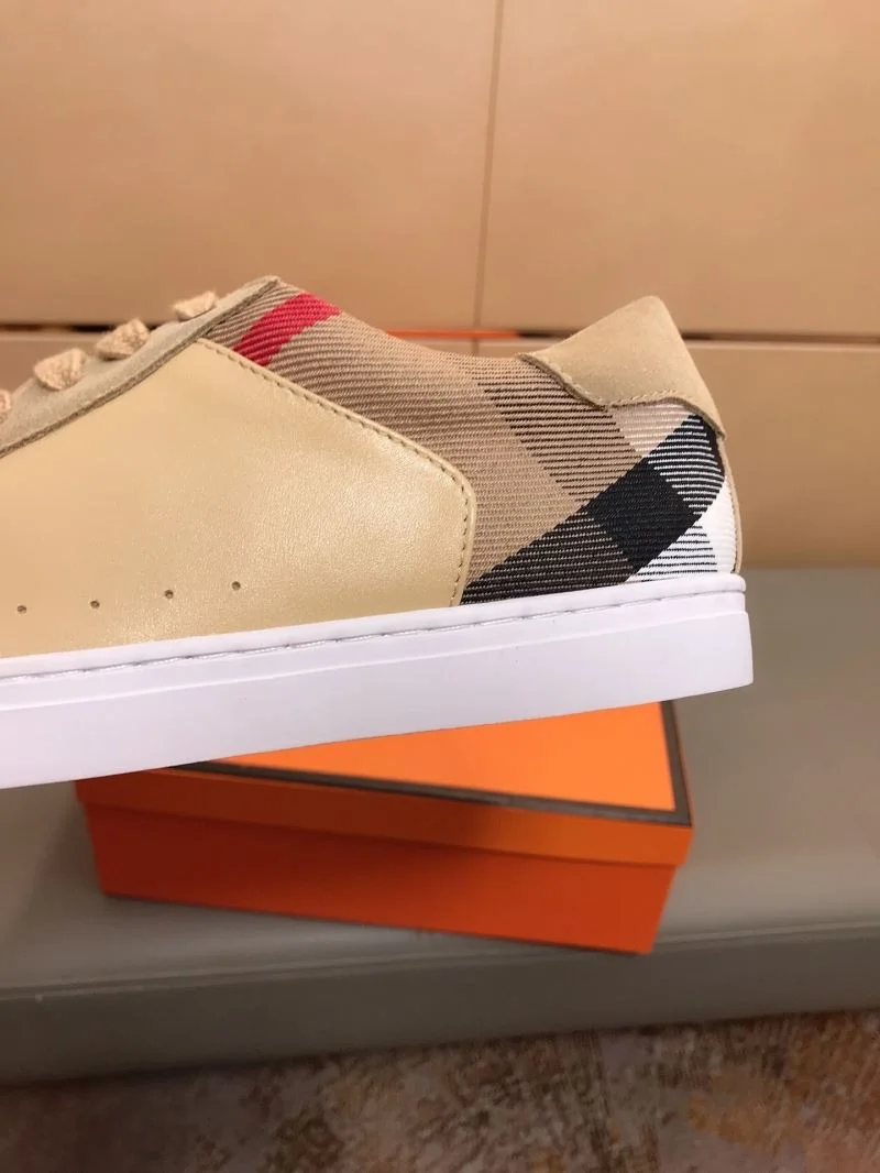 Value-priced Burberry Low Shoes