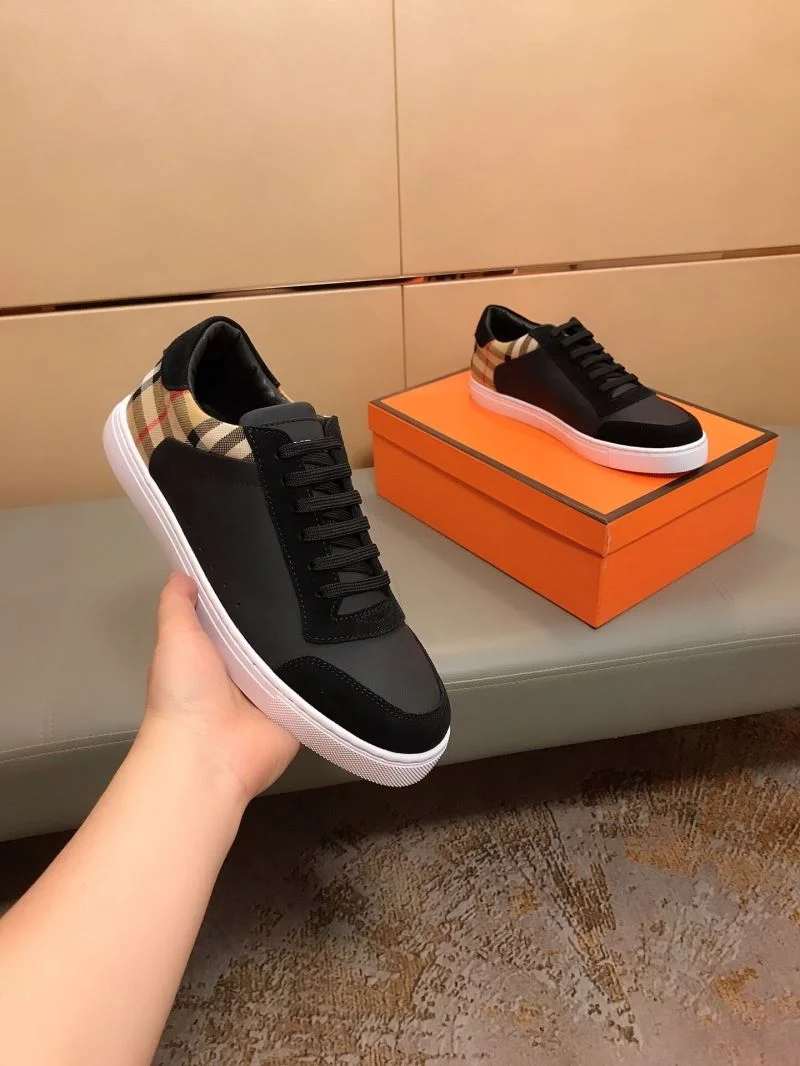 Bargain Burberry Low Shoes
