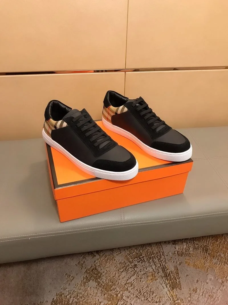 Bargain Burberry Low Shoes