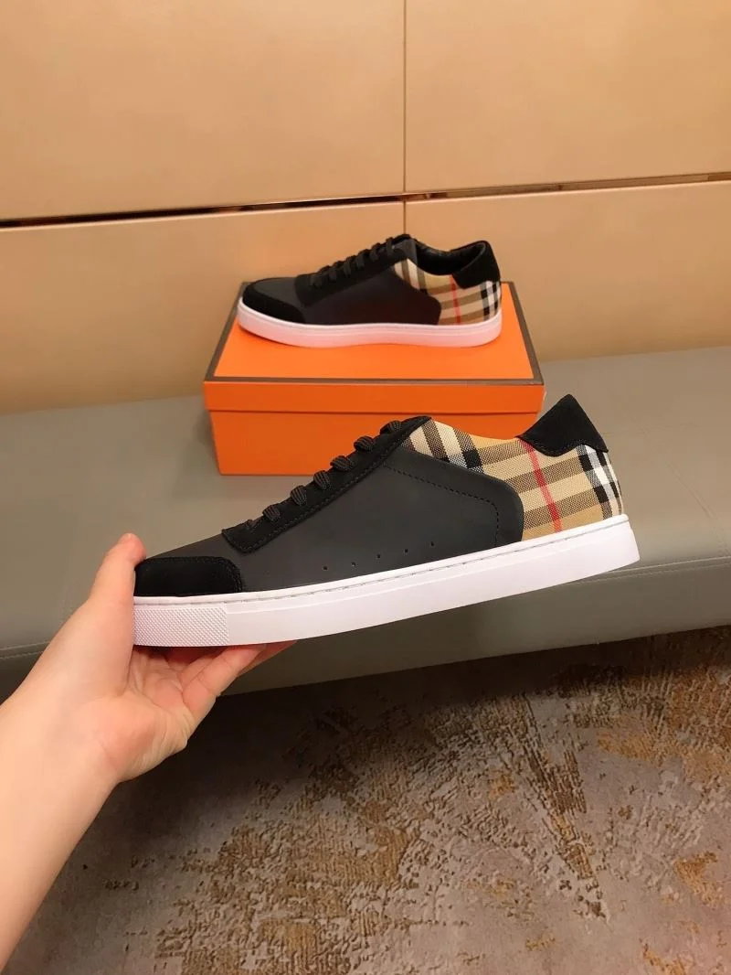 Bargain Burberry Low Shoes