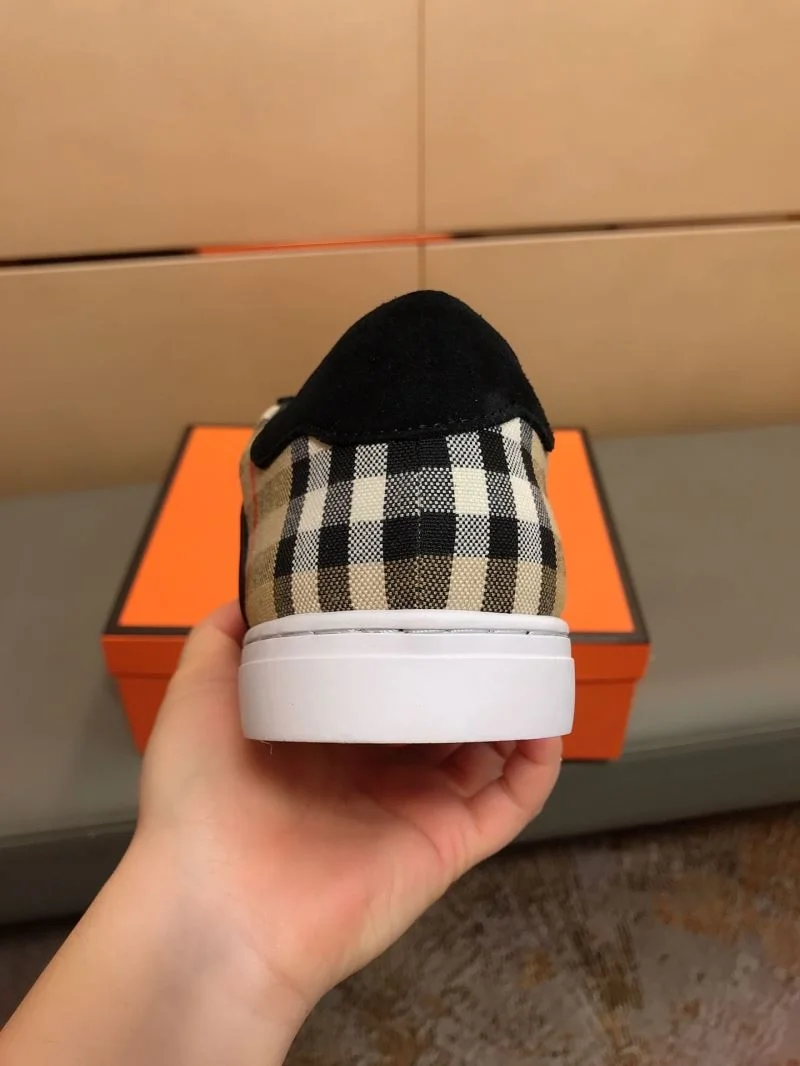 Bargain Burberry Low Shoes