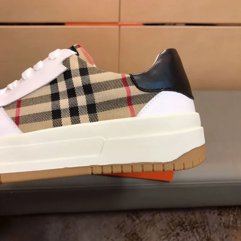Inexpensive Burberry Low Shoes