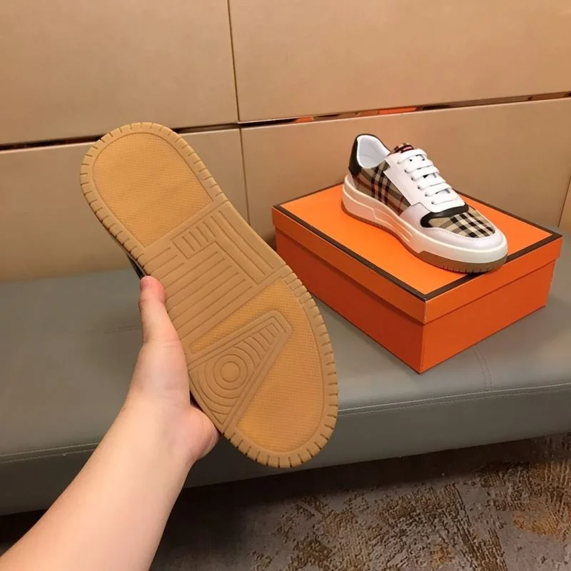 Inexpensive Burberry Low Shoes
