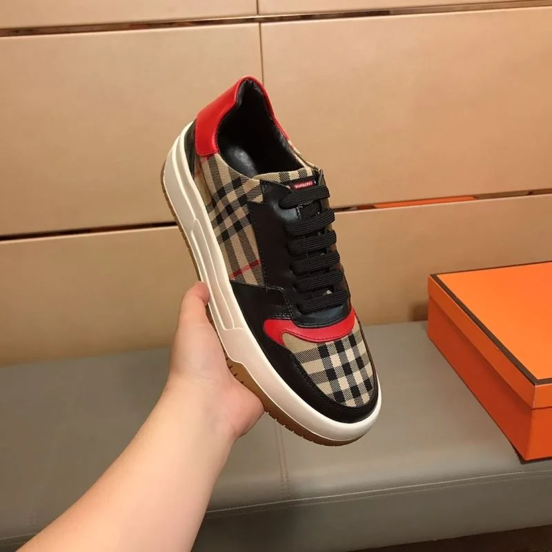 Bargain Burberry Low Shoes