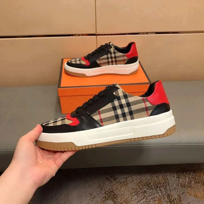 Bargain Burberry Low Shoes