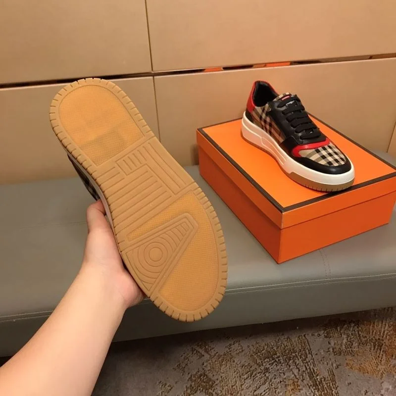Bargain Burberry Low Shoes