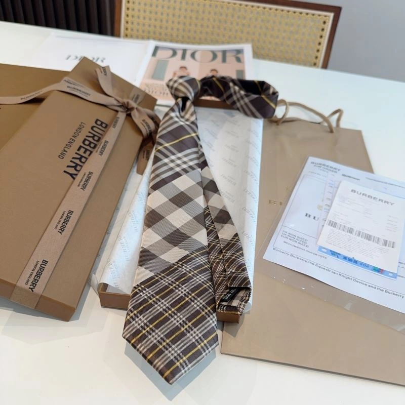 Top mirror Burberry Neckties