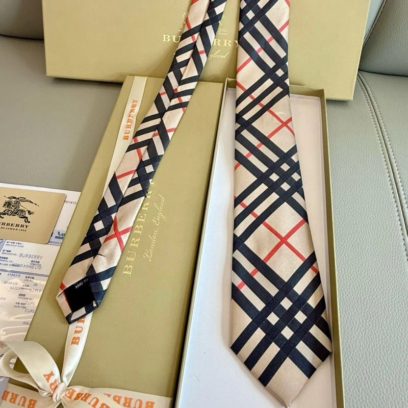 Top mirror Burberry Neckties