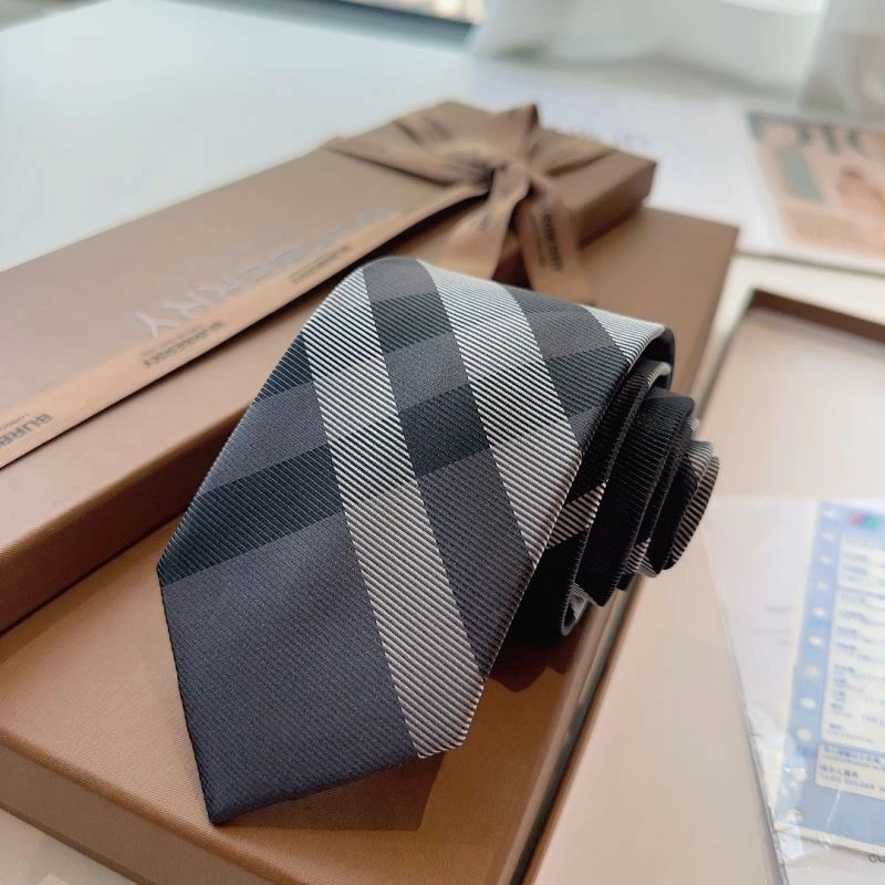 Top mirror Burberry Neckties