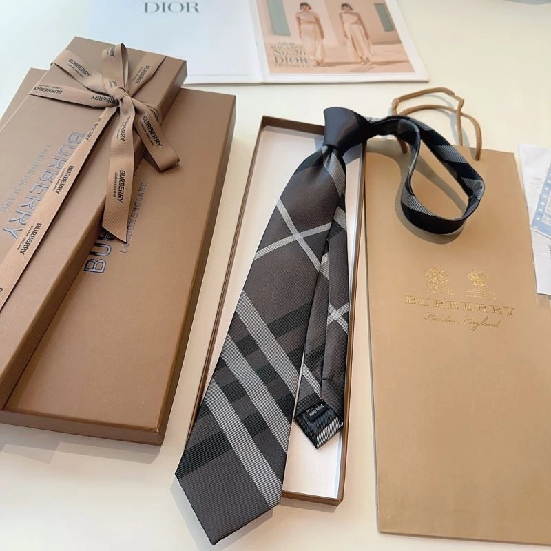 Top mirror Burberry Neckties