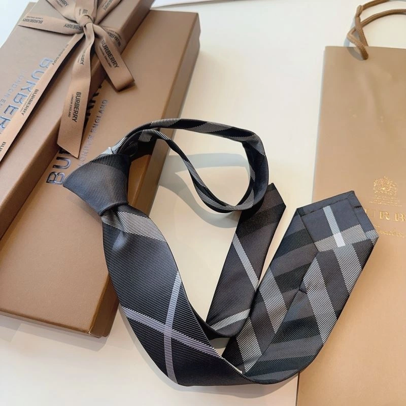 Top mirror Burberry Neckties
