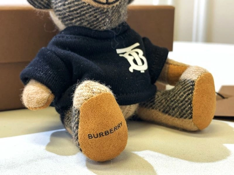 High fidelity Burberry Ornaments