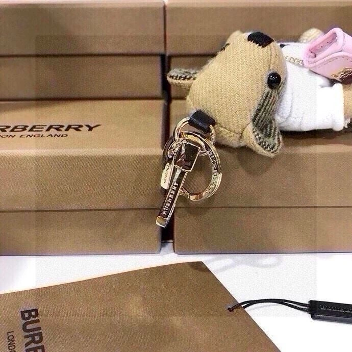 Low-cost Burberry Ornaments