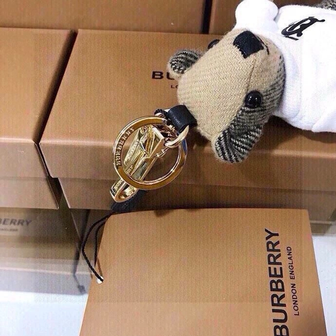 Low-cost Burberry Ornaments