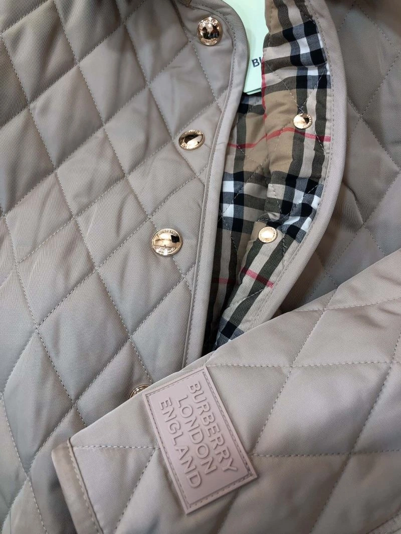 Low-cost Burberry Outwear