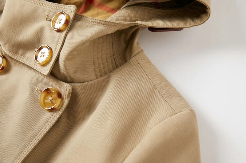 Low-cost Burberry Outwear
