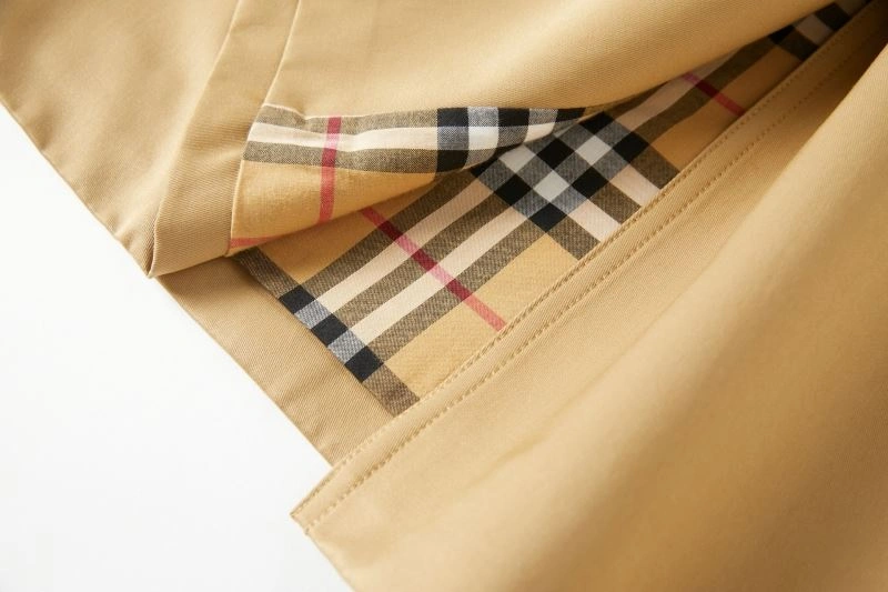 Bargain Burberry Outwear
