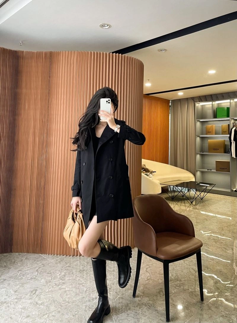 Accurate model Burberry Outwear