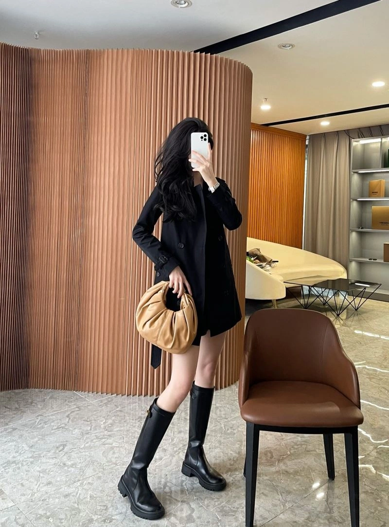 Accurate model Burberry Outwear
