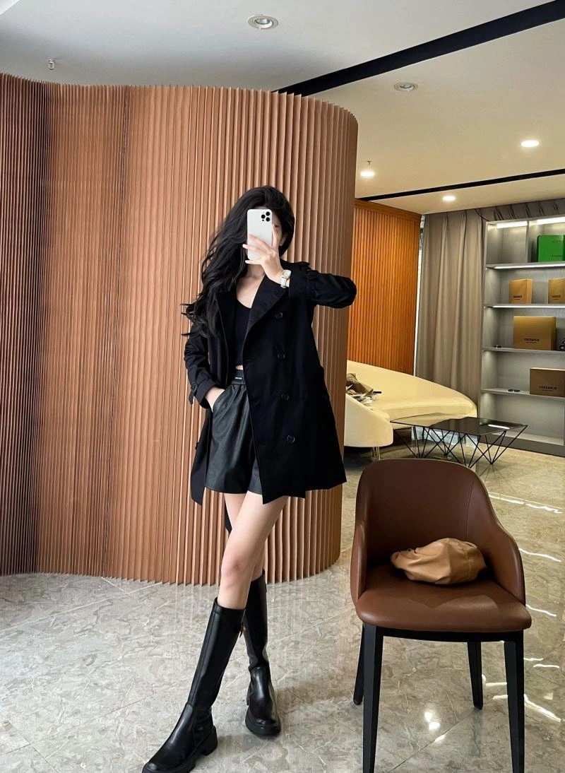 Accurate model Burberry Outwear