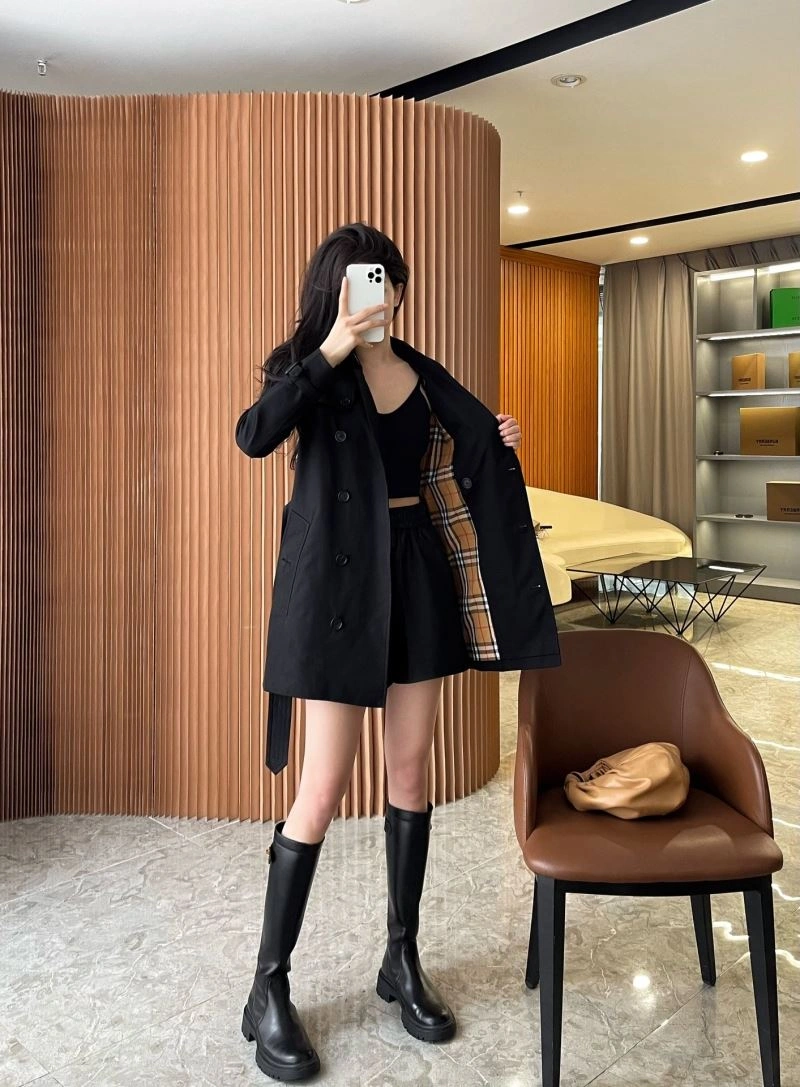 Accurate model Burberry Outwear