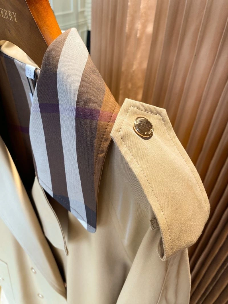 Discounted Burberry Outwear