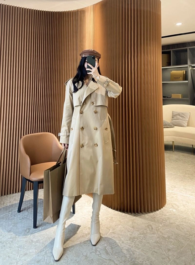 Economical Burberry Outwear
