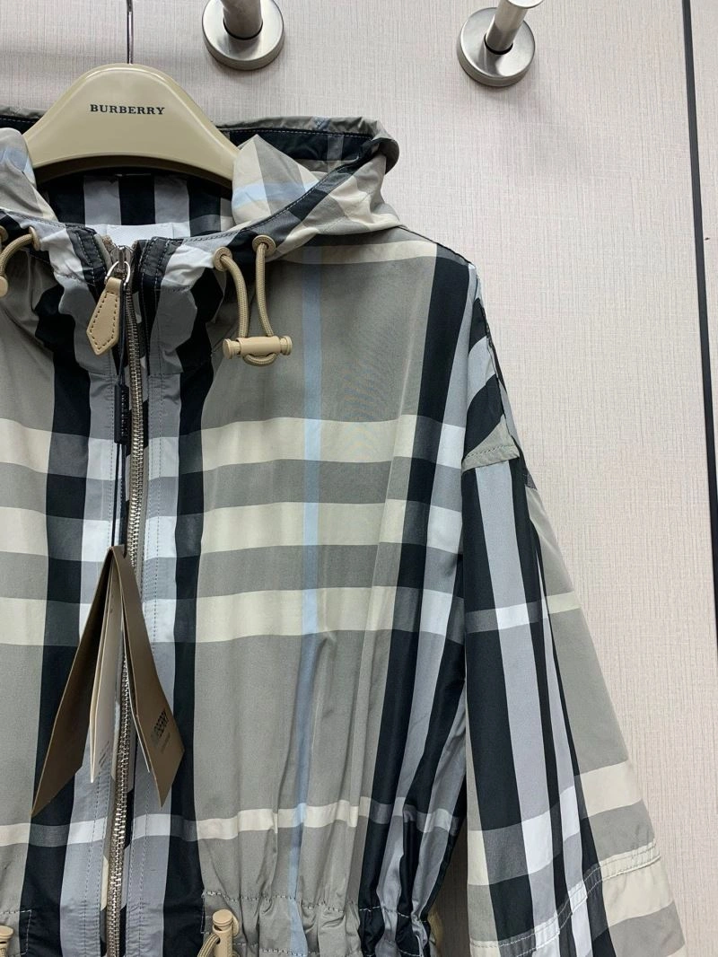 Brand-original Burberry Outwear