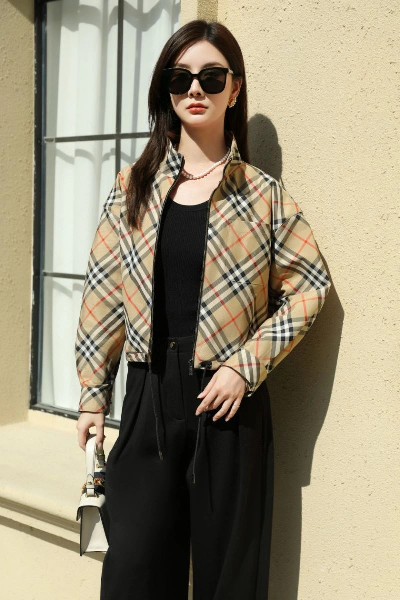 Low-cost Burberry Outwear