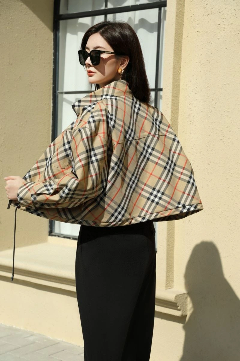 Low-cost Burberry Outwear