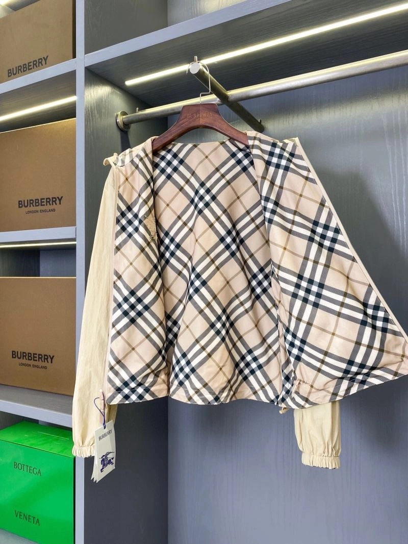 Accurate model Burberry Outwear