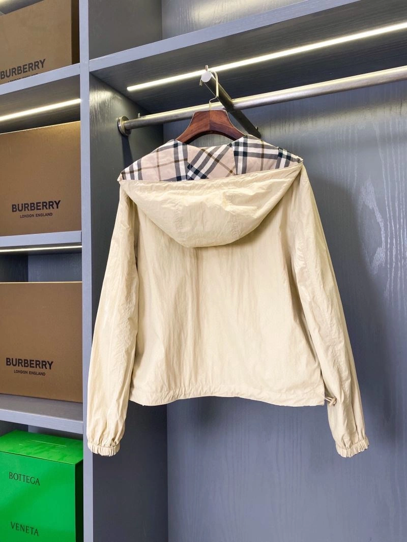 Accurate model Burberry Outwear