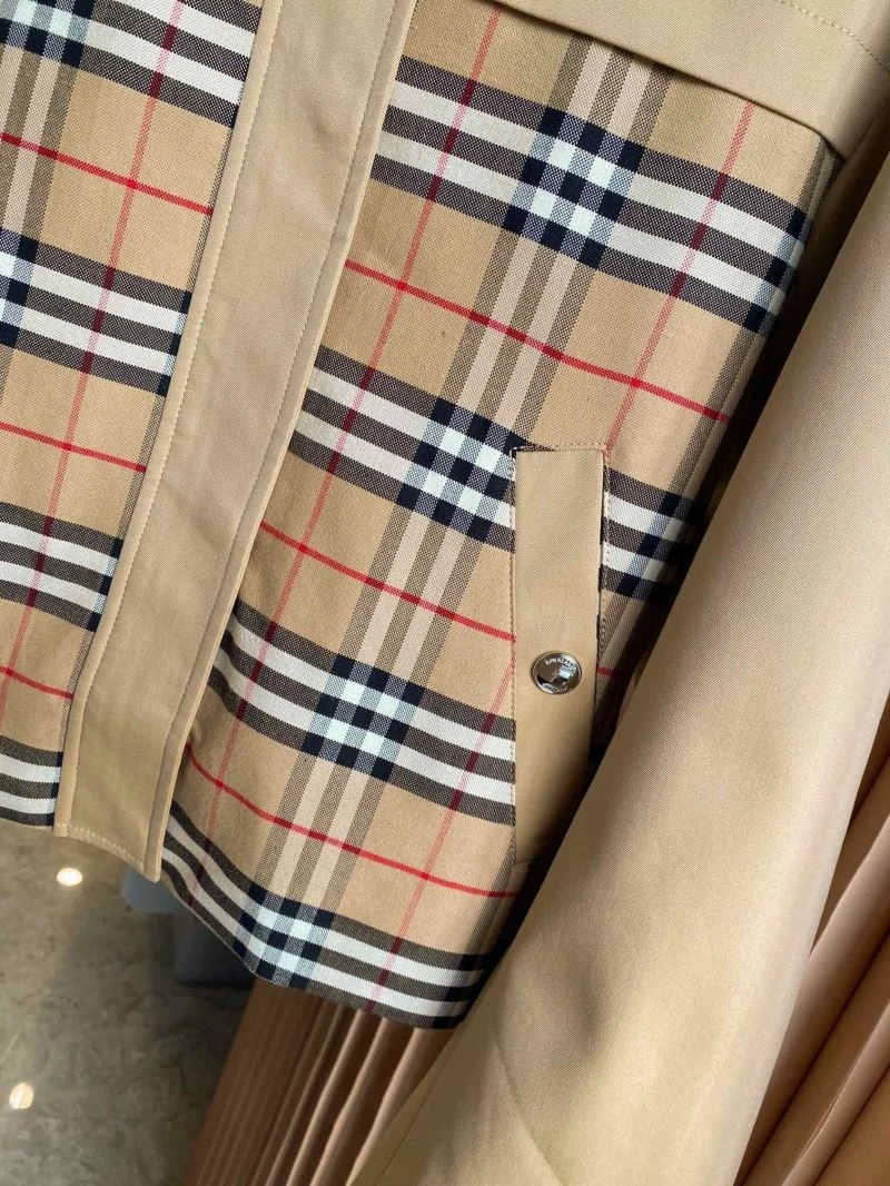 Bargain Burberry Outwear