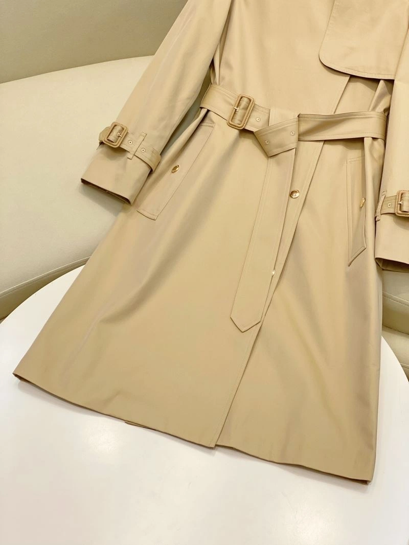 Low-cost Burberry Outwear