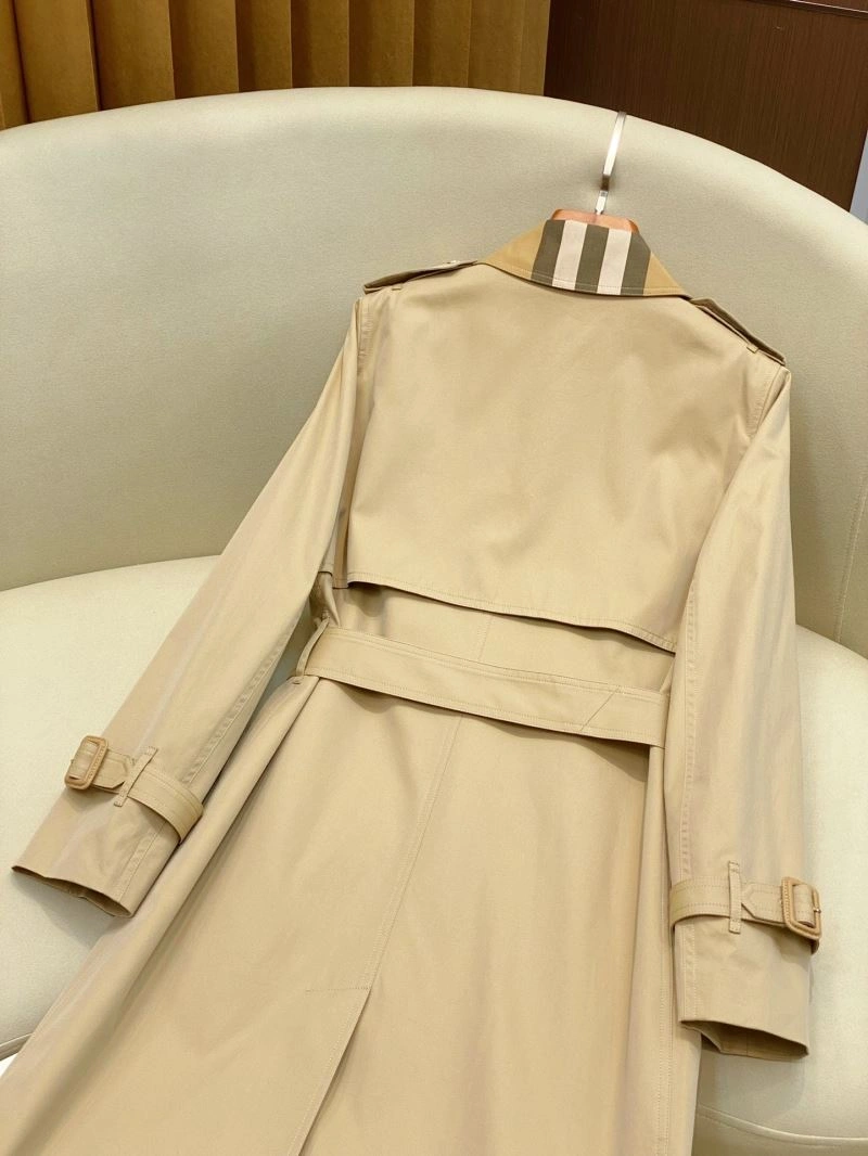 Low-cost Burberry Outwear