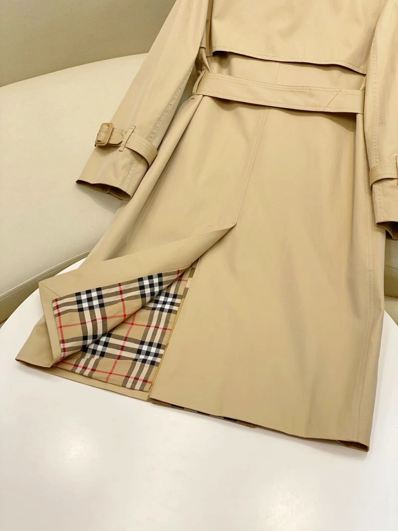 Low-cost Burberry Outwear