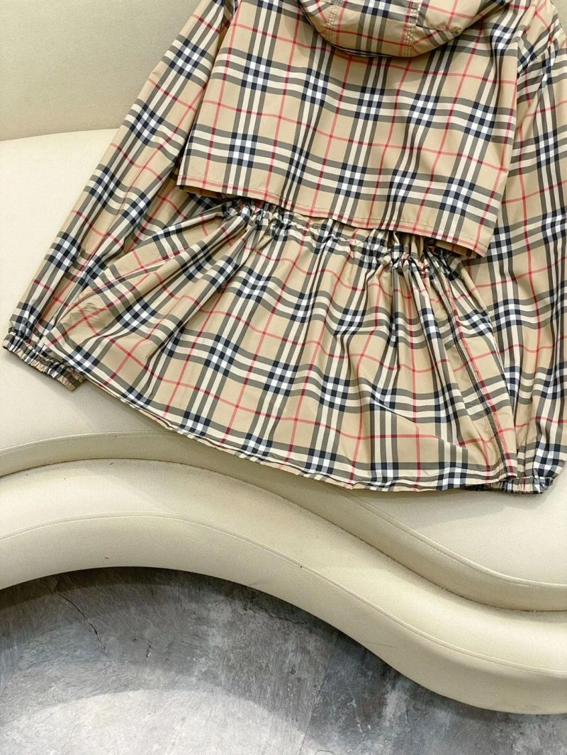 Accurate model Burberry Outwear