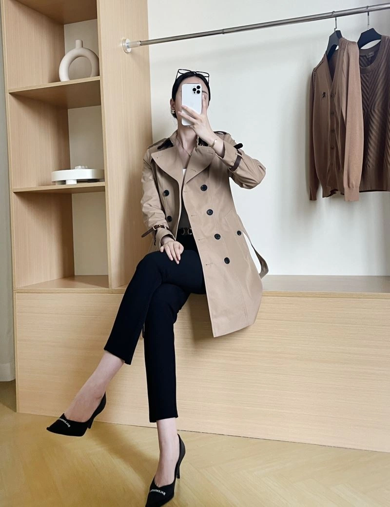 Legit Burberry Outwear