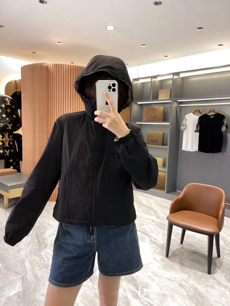 Top match Burberry Outwear