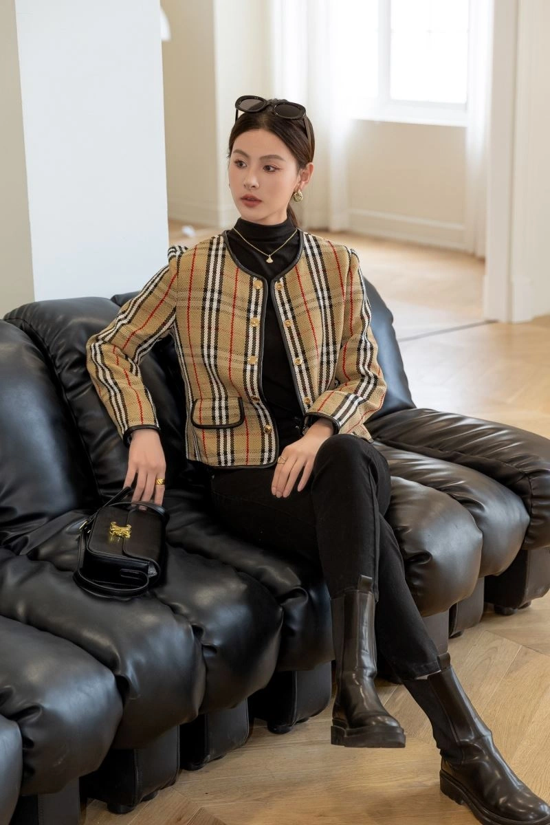 Accurate model Burberry Outwear