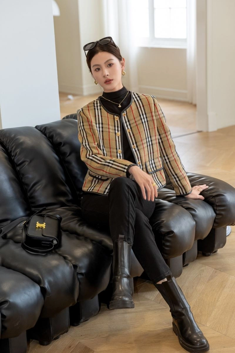 Accurate model Burberry Outwear
