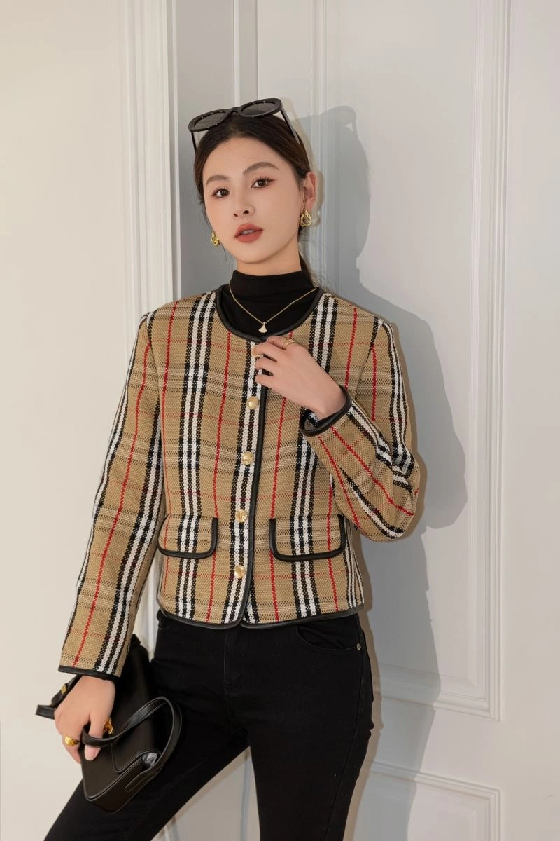 Accurate model Burberry Outwear