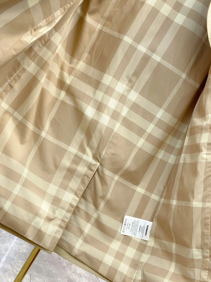 Accurate model Burberry Outwear