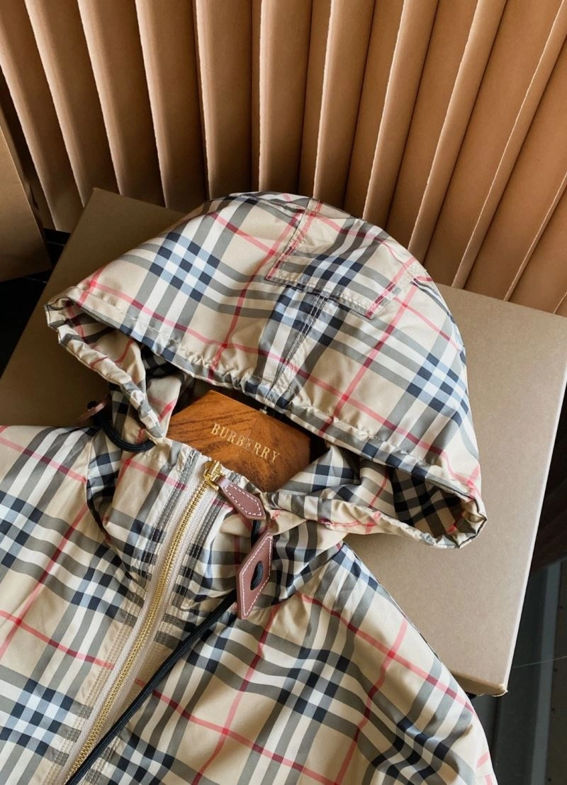 Economical Burberry Outwear